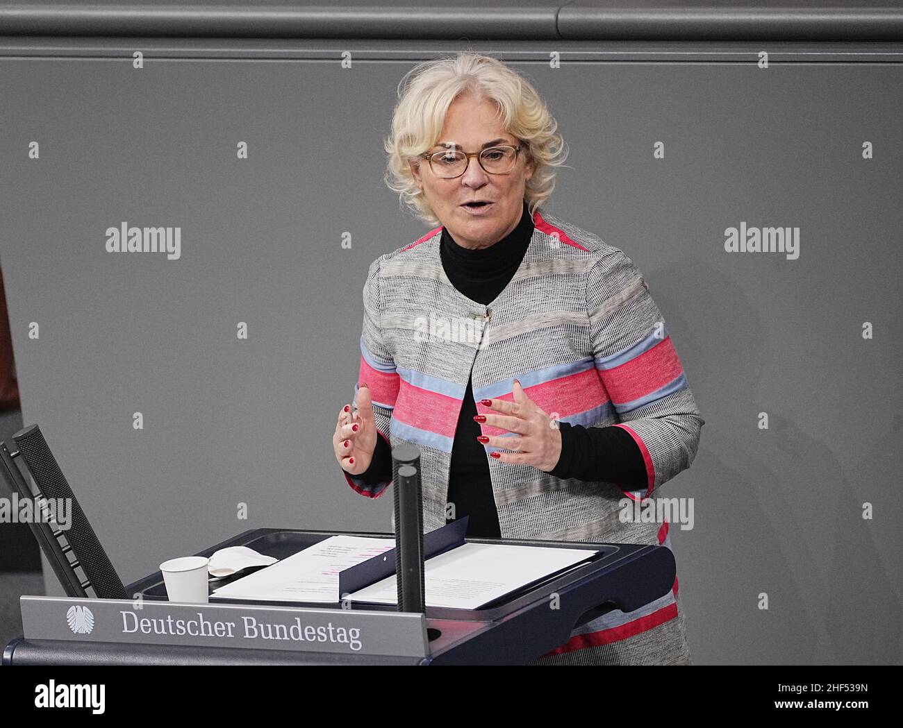 Berlin, Germany. 14th Jan, 2022. Christine Lambrecht (SPD), Minister of ...