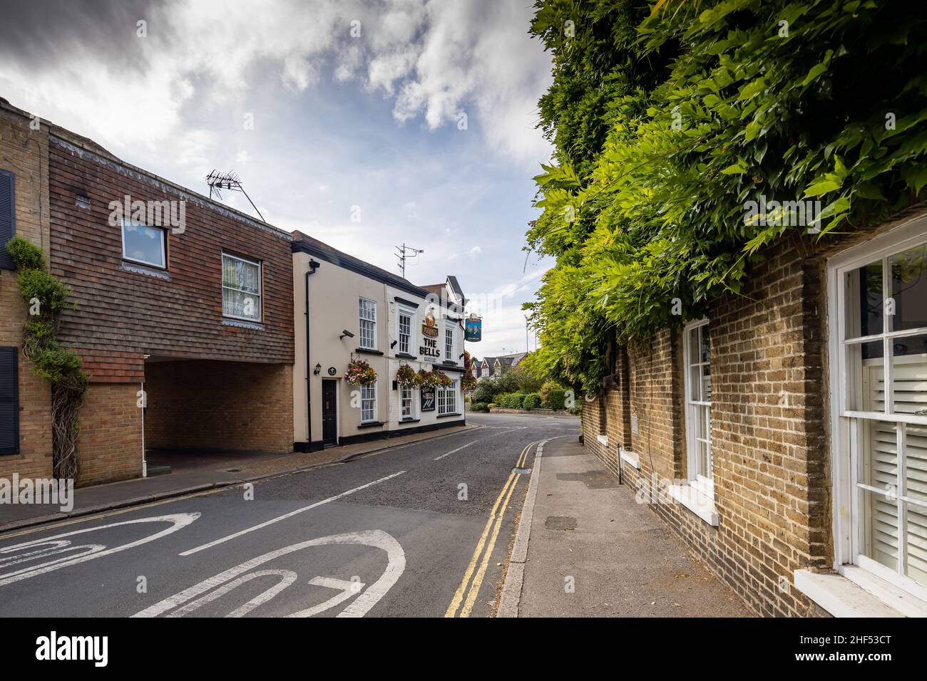 Welcome sign with swans hi-res stock photography and images - Alamy