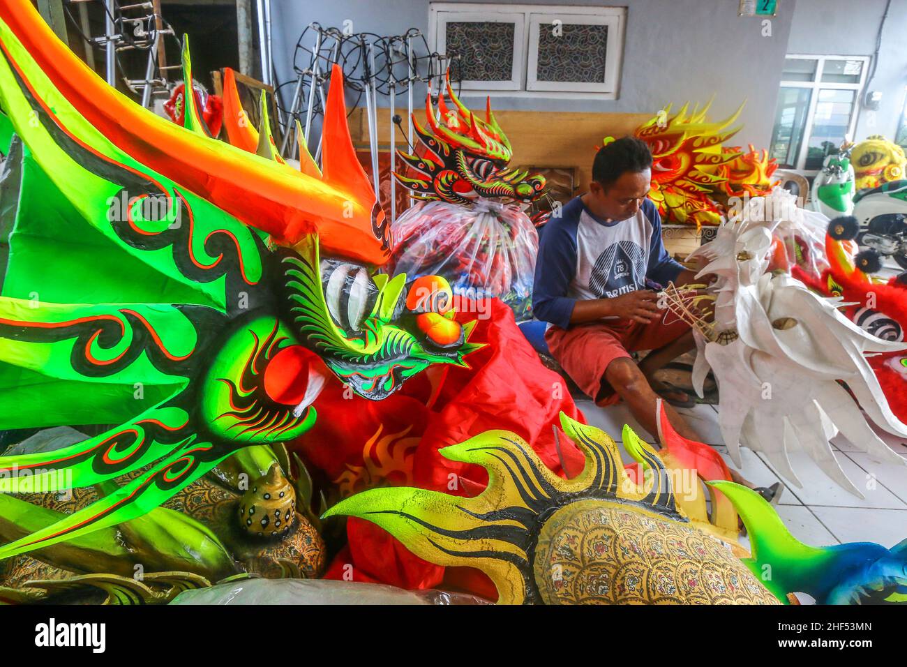 A craftsmen maker of lion (Barongsai) and dragon (Liong) dance costumes ...