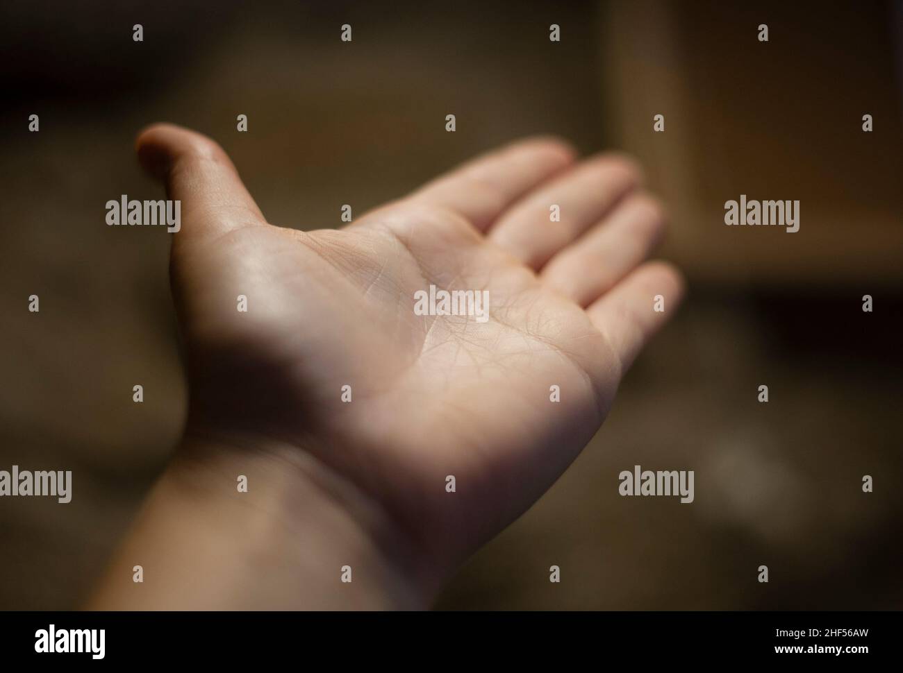 Open left hand hi-res stock photography and images - Alamy