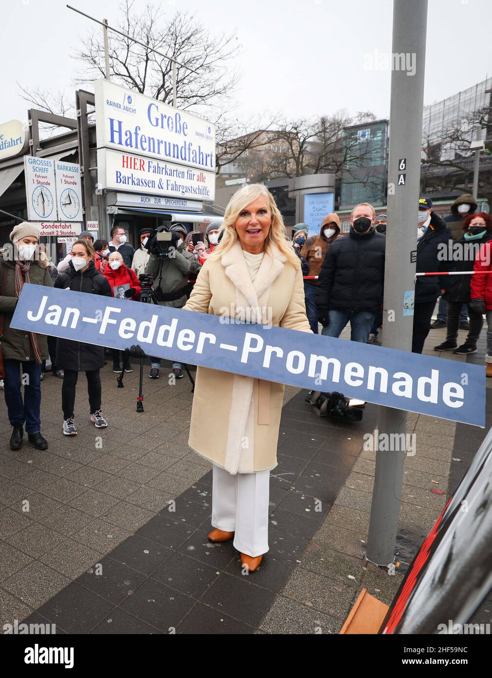 Hamburg, Germany. 14th Jan, 2022. Marion Fedder, widow of Jan Fedder ...