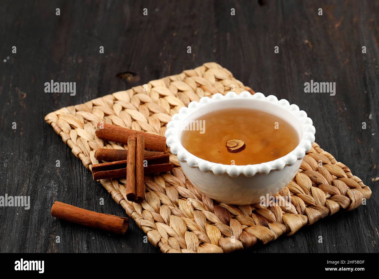 Persimmon ssam hi-res stock photography and images - Alamy