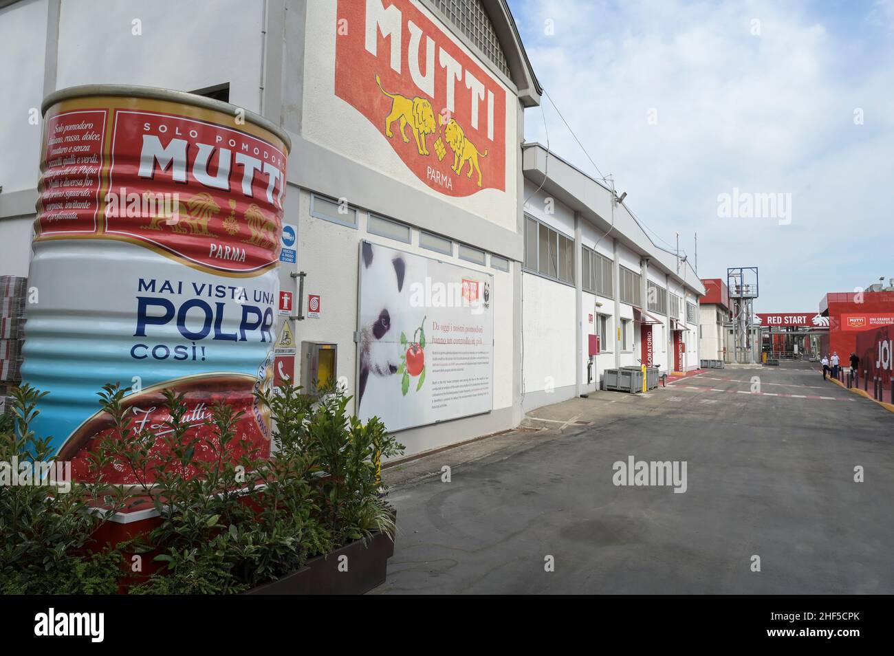 ITALY, Parma, Basilicanova, tomato canning company Mutti s.p.a ...