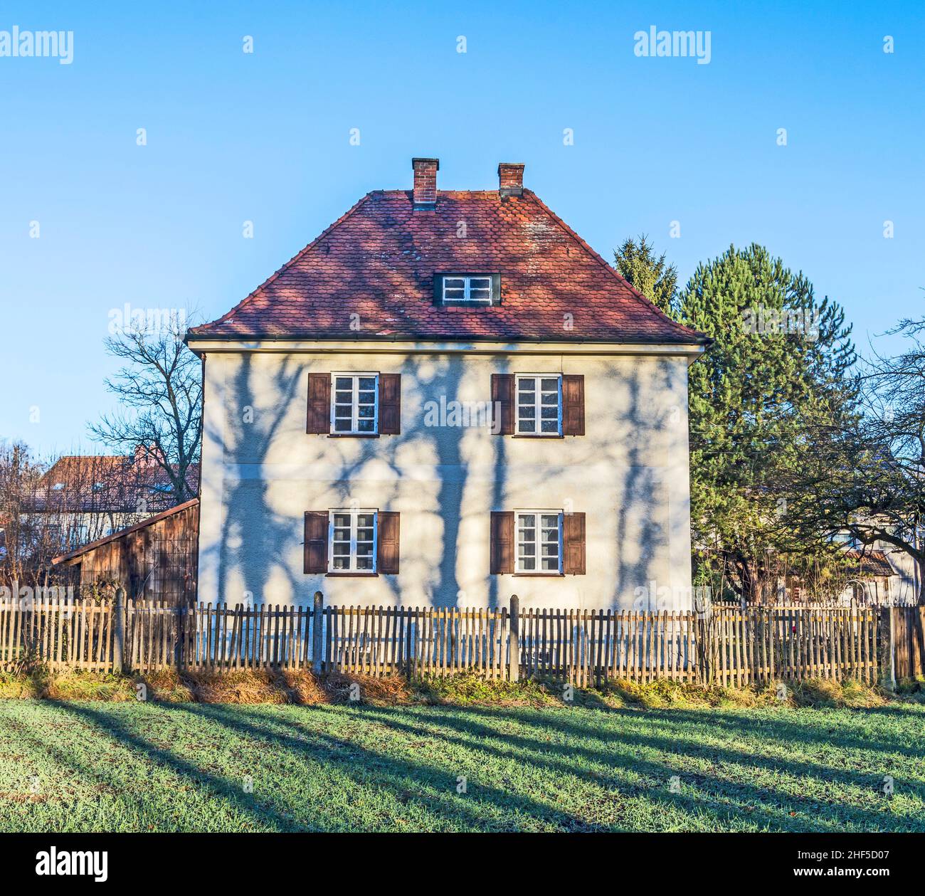 Rural house light blue hi-res stock photography and images - Alamy