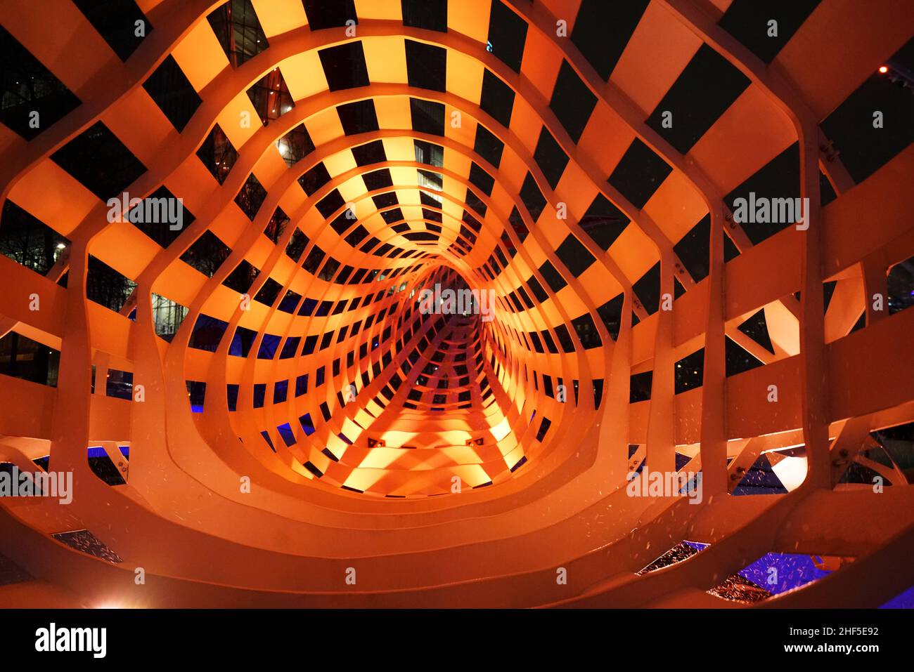 Inside view art sculpture hi-res stock photography and images - Alamy