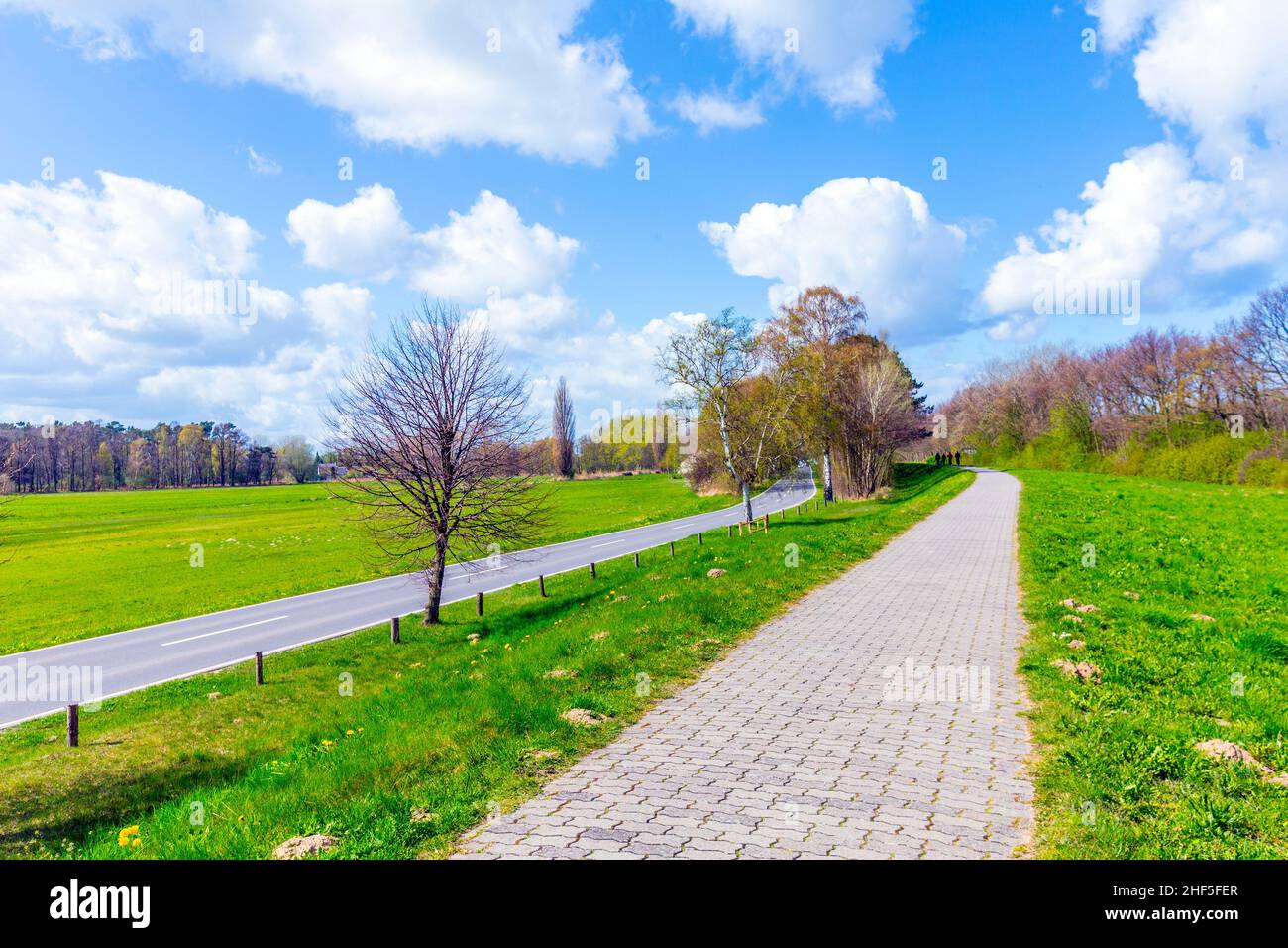 Levee walkway hi-res stock photography and images - Alamy