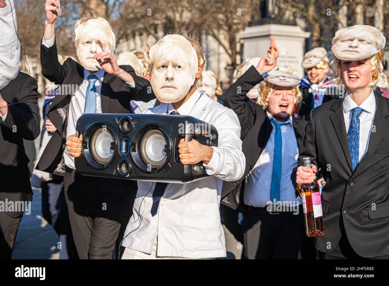 WESTMINSTER, LONDON, UK. 14th Jan, 2022. A group Boris Johnson ...
