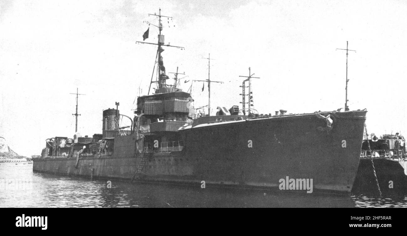 Japanese destroyer Sawakaze Stock Photo - Alamy