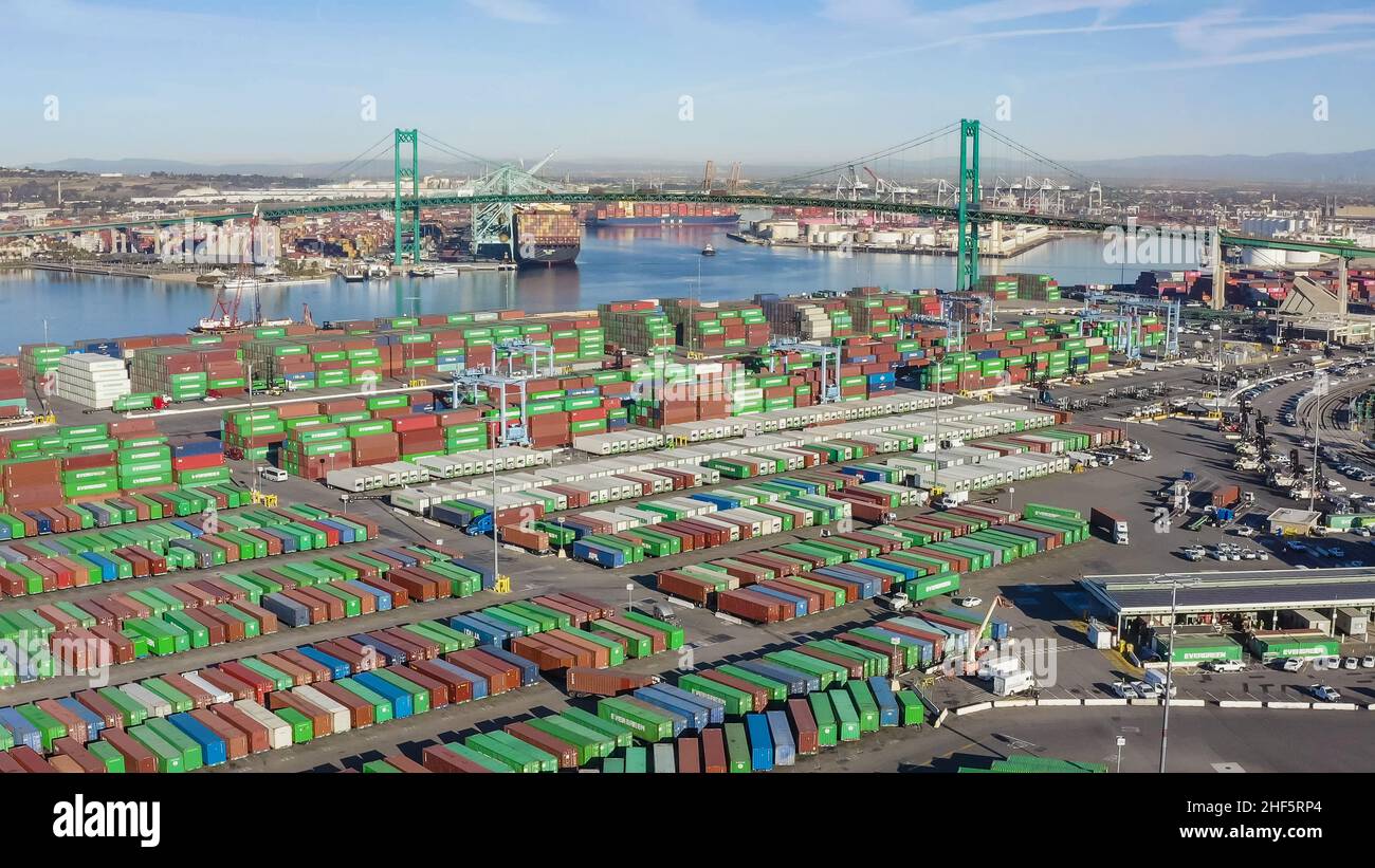Long beach port container ship hi-res stock photography and images - Alamy
