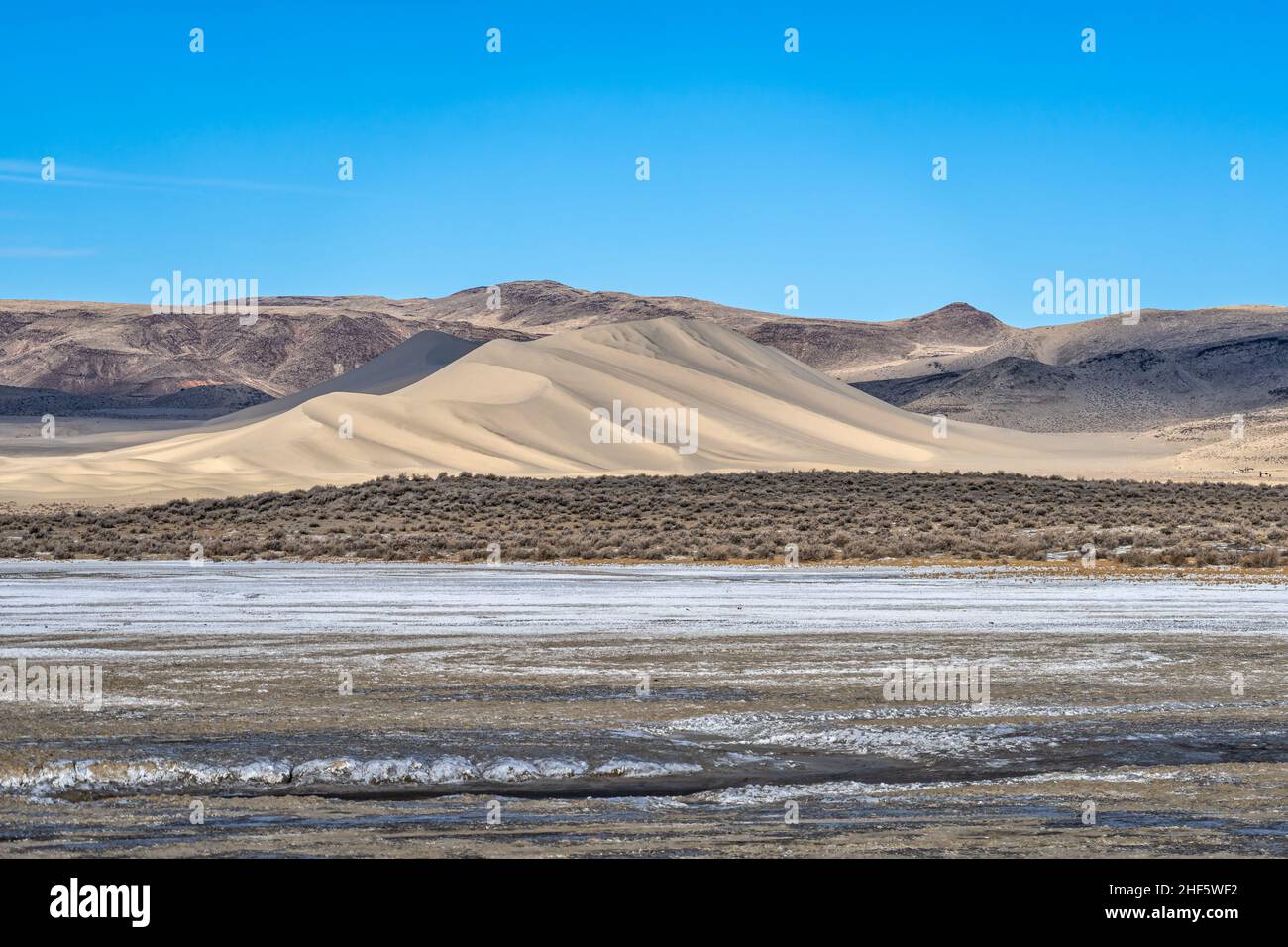 Sand mountain hi-res stock photography and images - Alamy