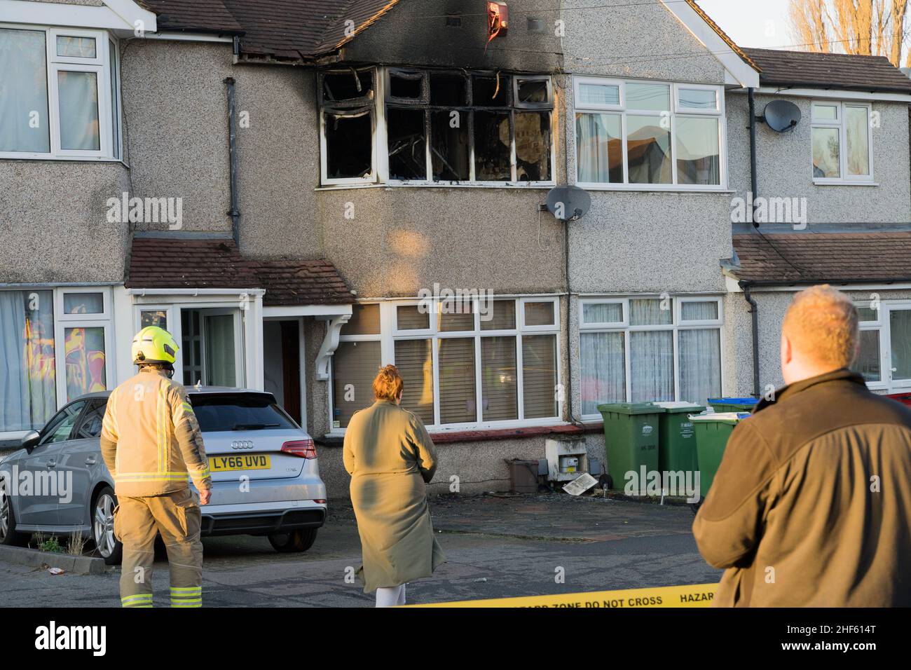 Bexley, London, UK. 14th Jan, 2022. Four fire engines and 25 ...
