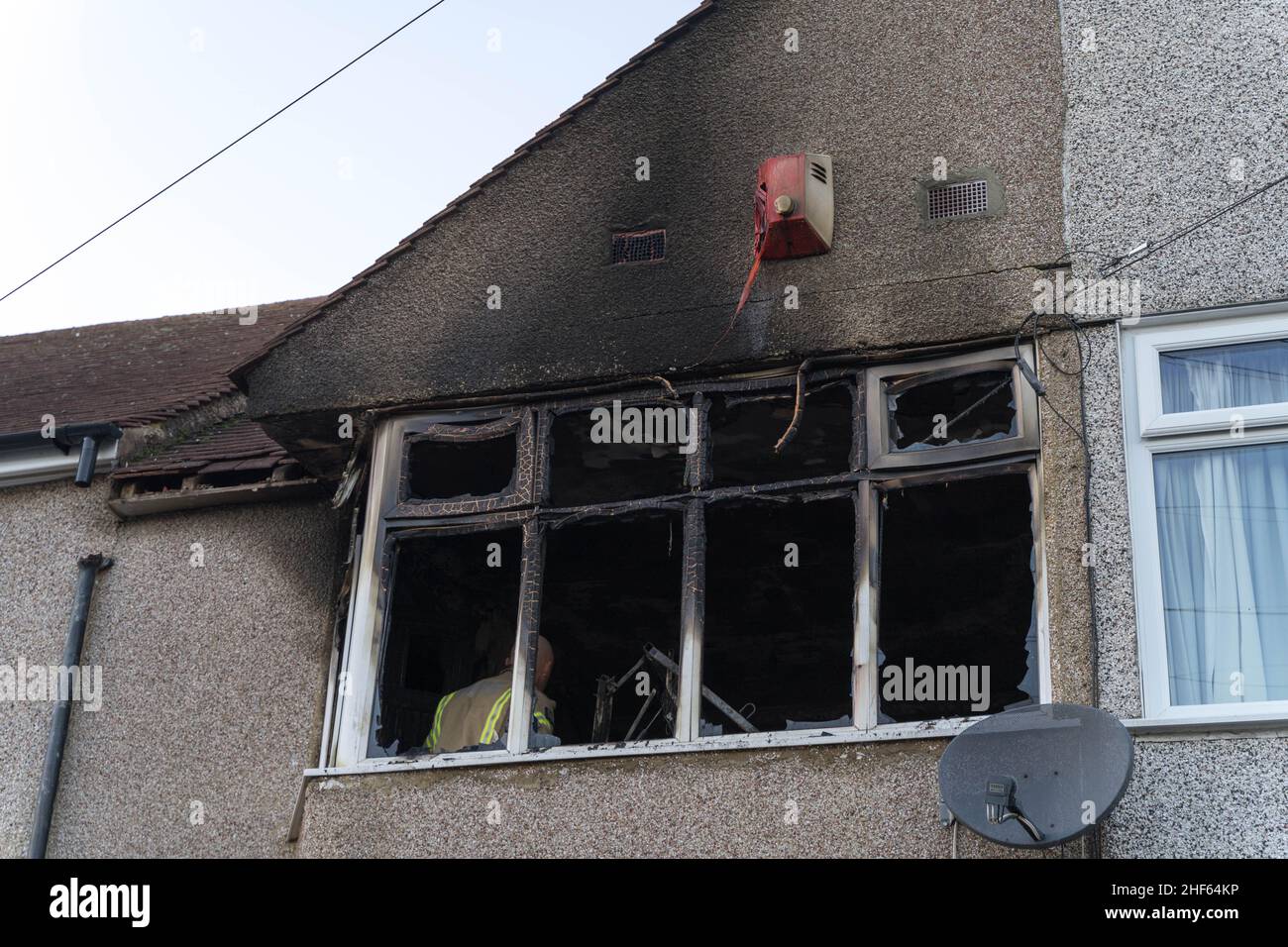 Bexley, London, UK. 14th Jan, 2022. Four fire engines and 25 ...