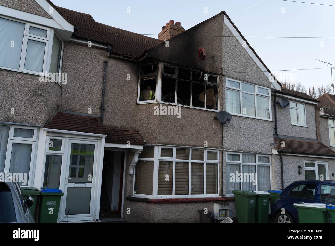 Bexley, London, UK. 14th Jan, 2022. Four fire engines and 25 ...
