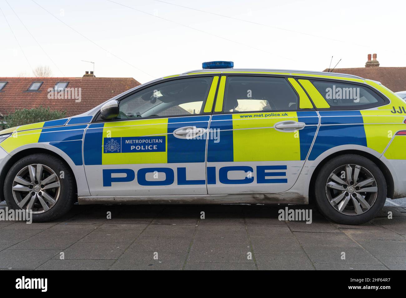 Bexley, London, UK. 14th Jan, 2022. Four fire engines and 25 ...