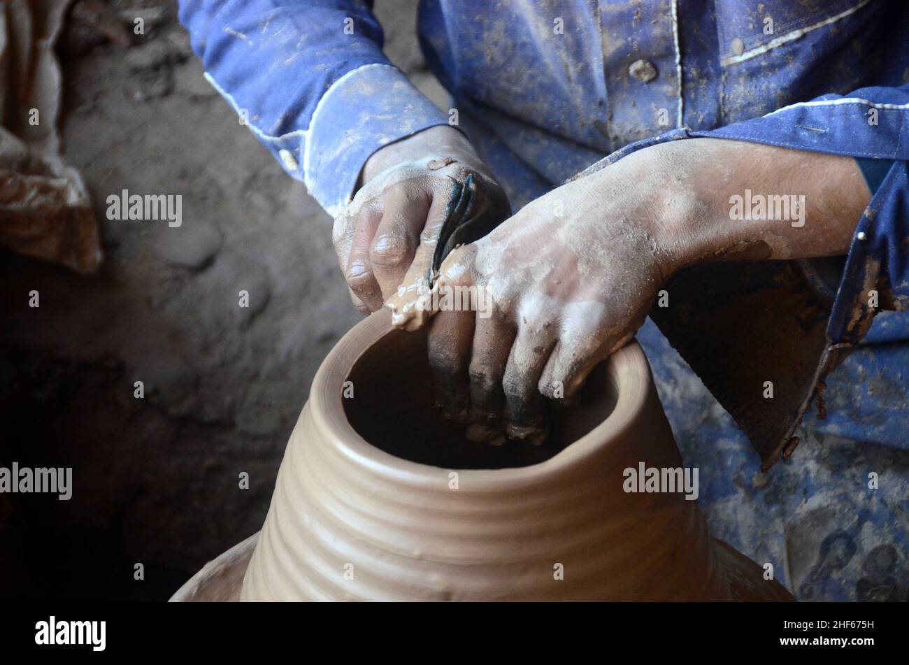 Peshawar, Peshawar, Pakistan. 14th Jan, 2022. A vendor making ...