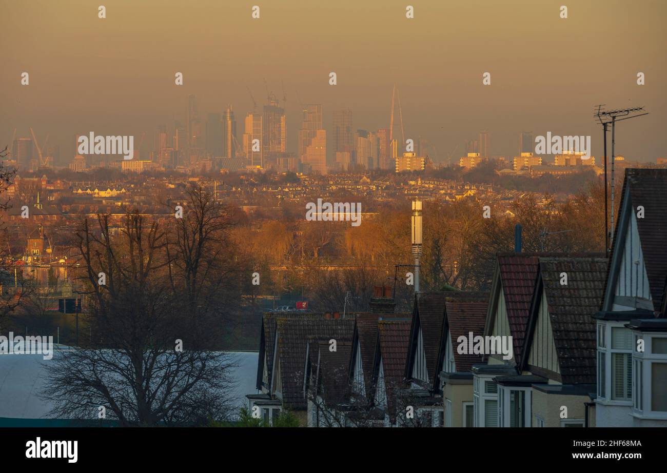 Air pollution uk houses hi-res stock photography and images - Alamy