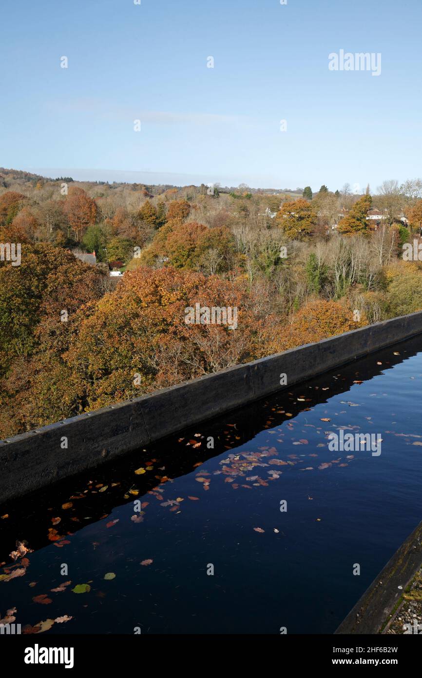 Froncysyllte or Pontcysyllte aqueduct, a cast iron trough supported by ...