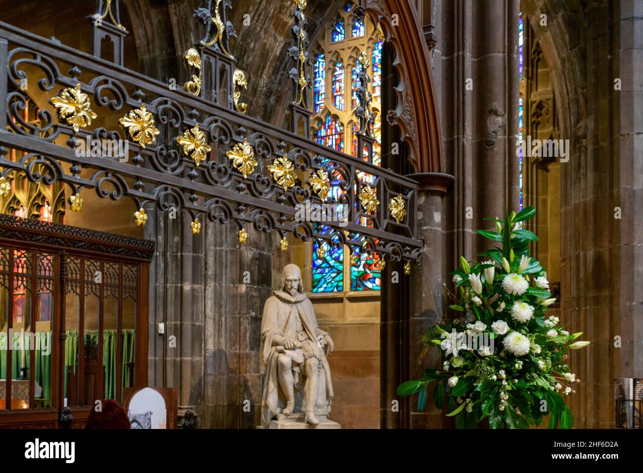 Manchester cathedral interior hi-res stock photography and images - Alamy