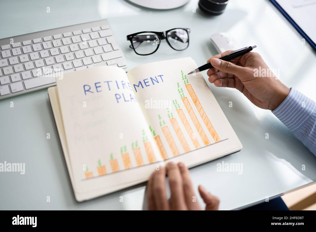 Retirement men hi-res stock photography and images - Alamy