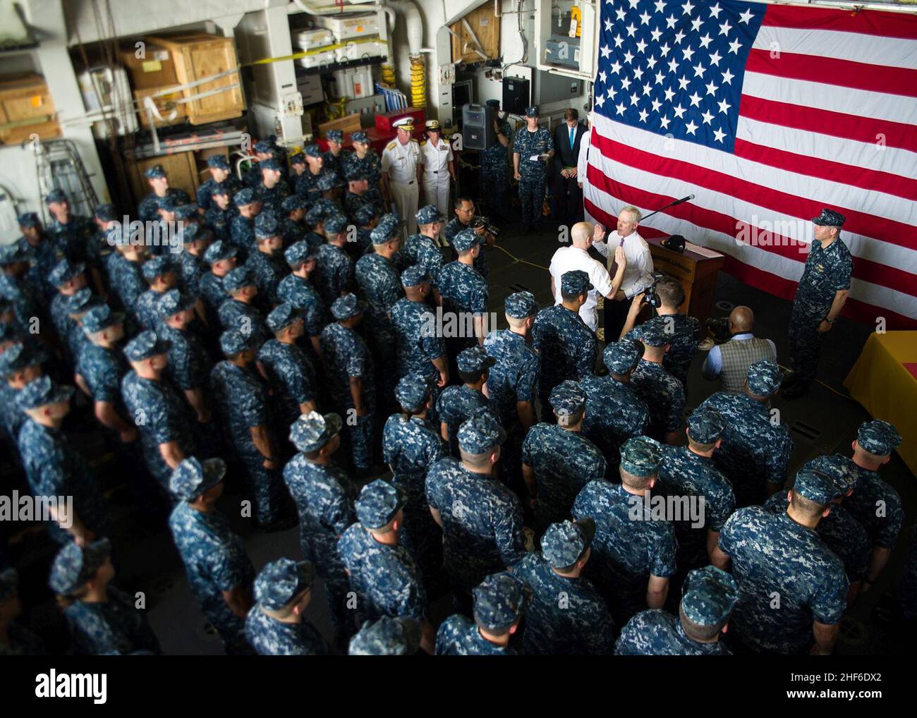 Secretary of the Navy Ray Mabus administers the oath of office to ...
