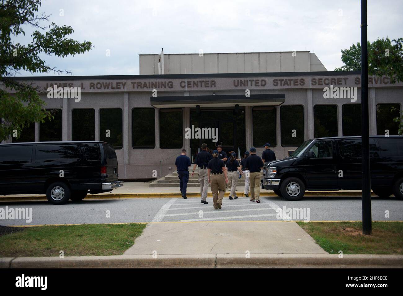 Secret Service building with law enforcement explorers in foreground ...