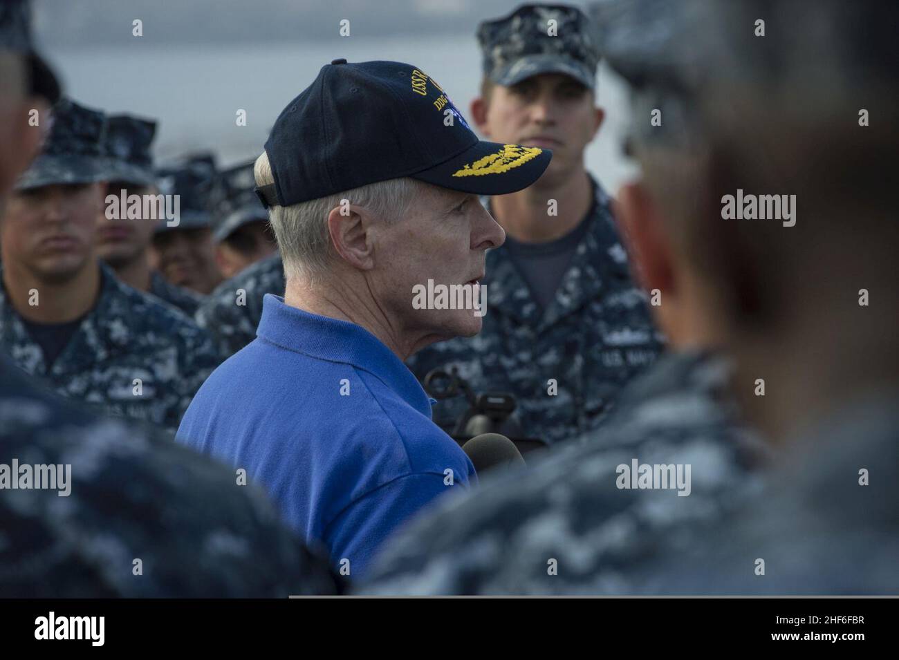 Secretary of the Navy Ray Mabus takes questions from U.S. Sailors ...