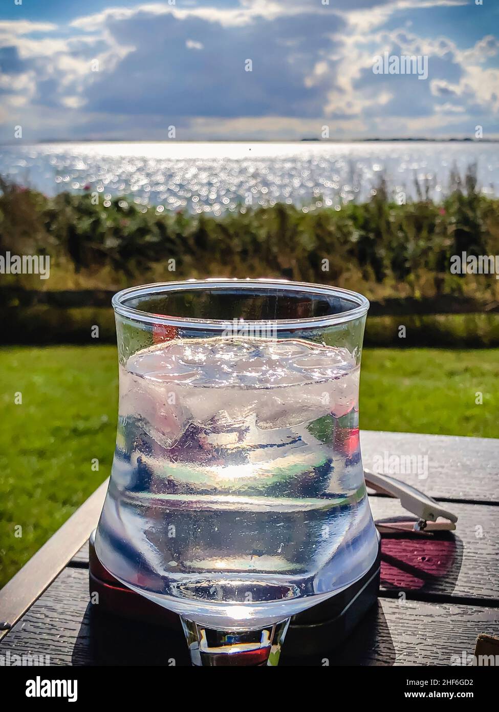 Ice cube house hi-res stock photography and images - Alamy