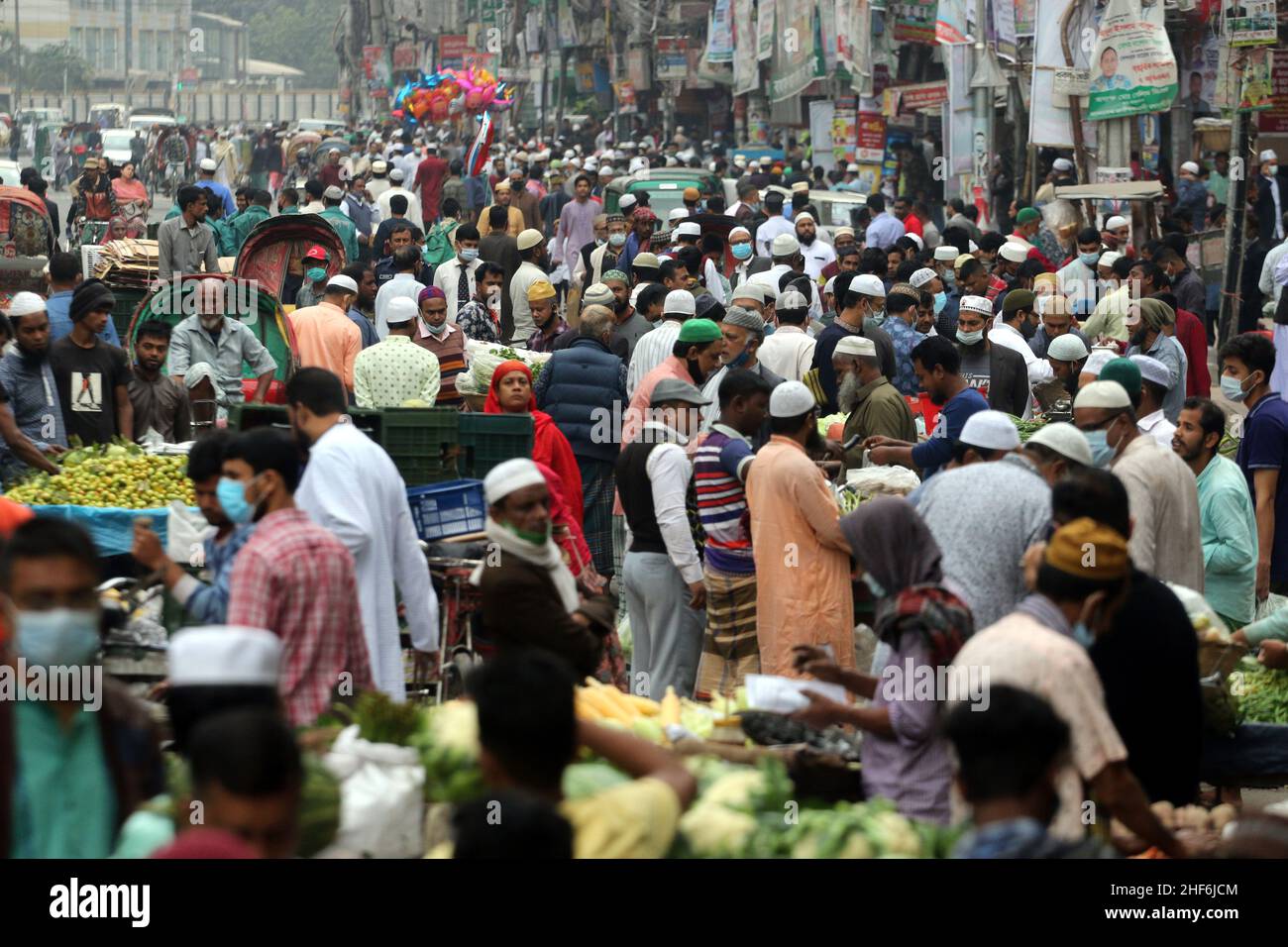 DHAKA,BANGLADESH,JANUARY,14,2022, People do not maintain social ...