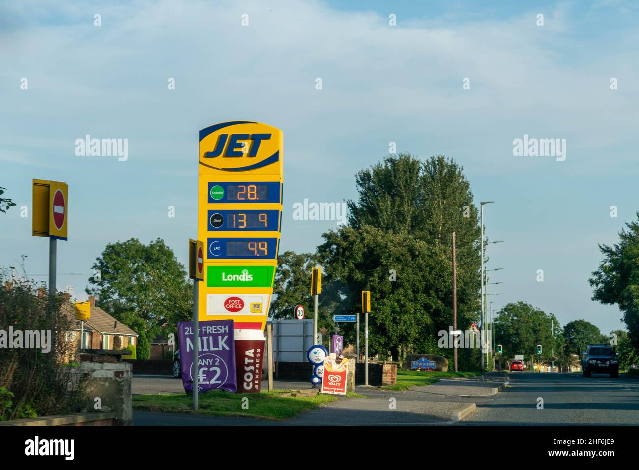 Jet petrol station hi-res stock photography and images - Alamy