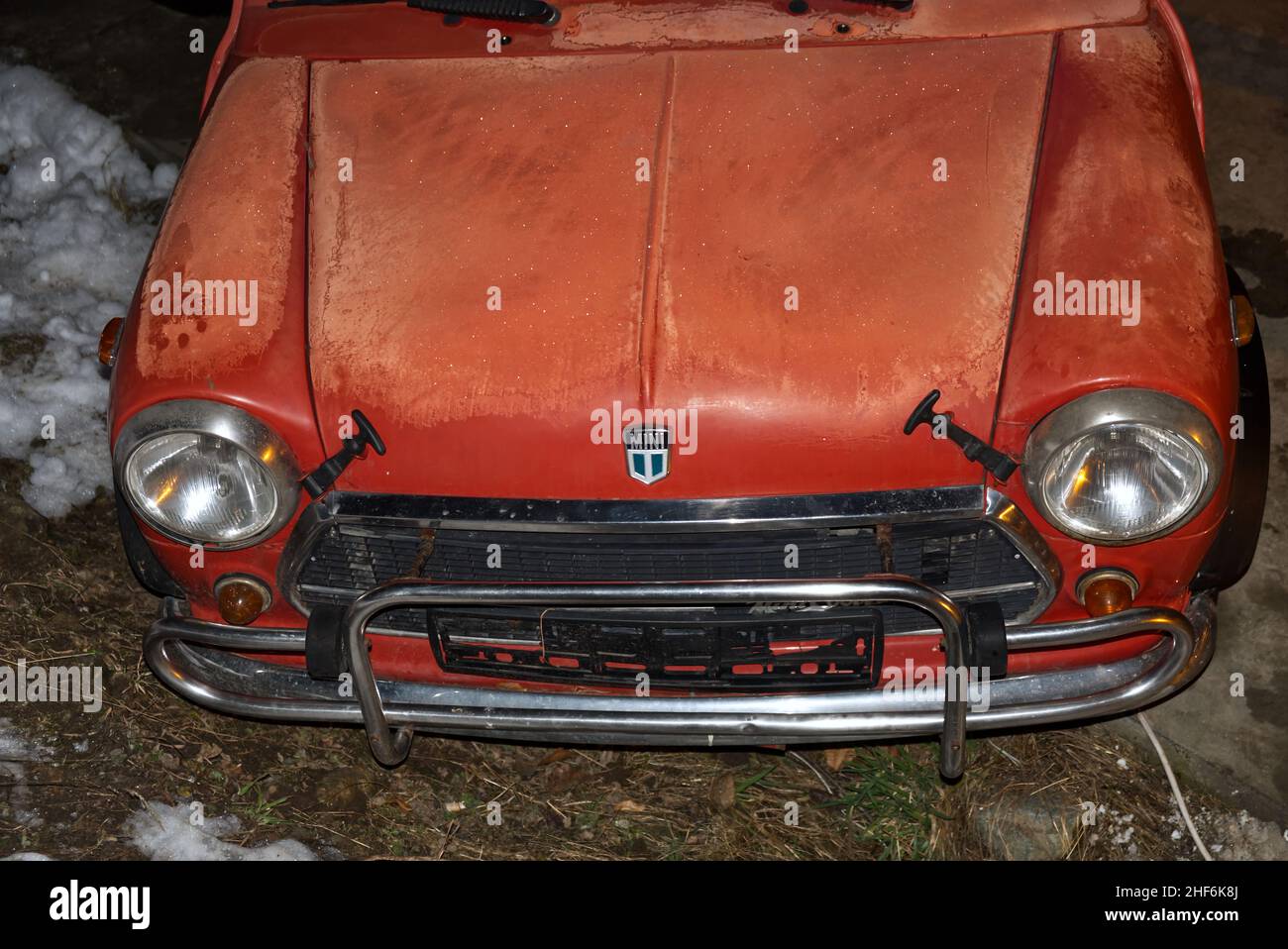 Classic mini red car model white hi-res stock photography and images ...
