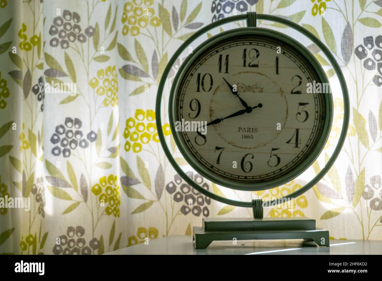 Large clock face hi-res stock photography and images - Alamy