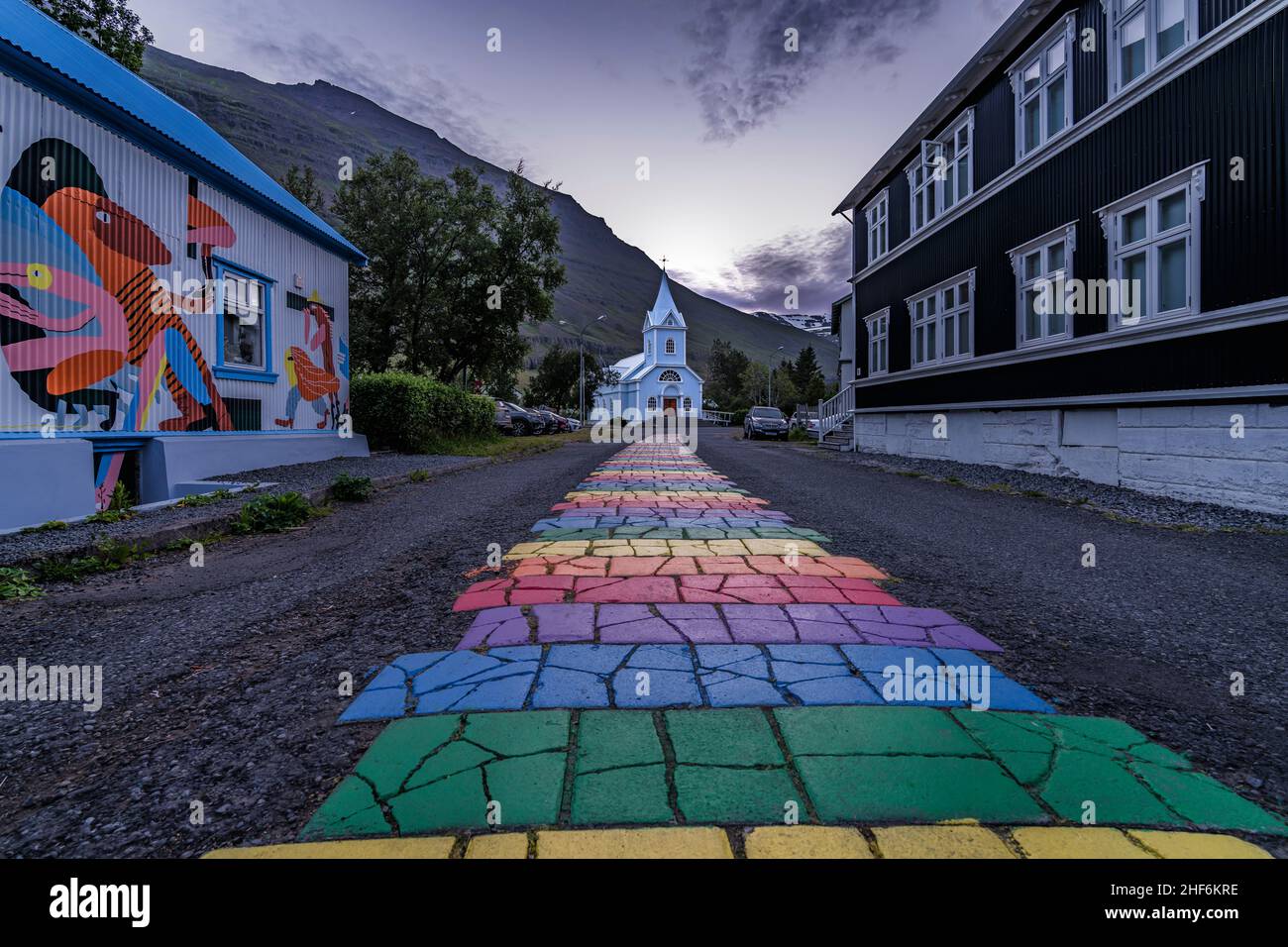 Road church hi-res stock photography and images - Alamy