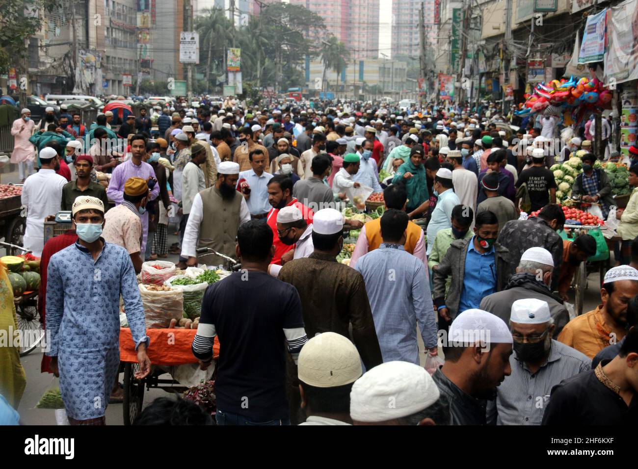 DHAKA,BANGLADESH,JANUARY,14,2022, People do not maintain social ...