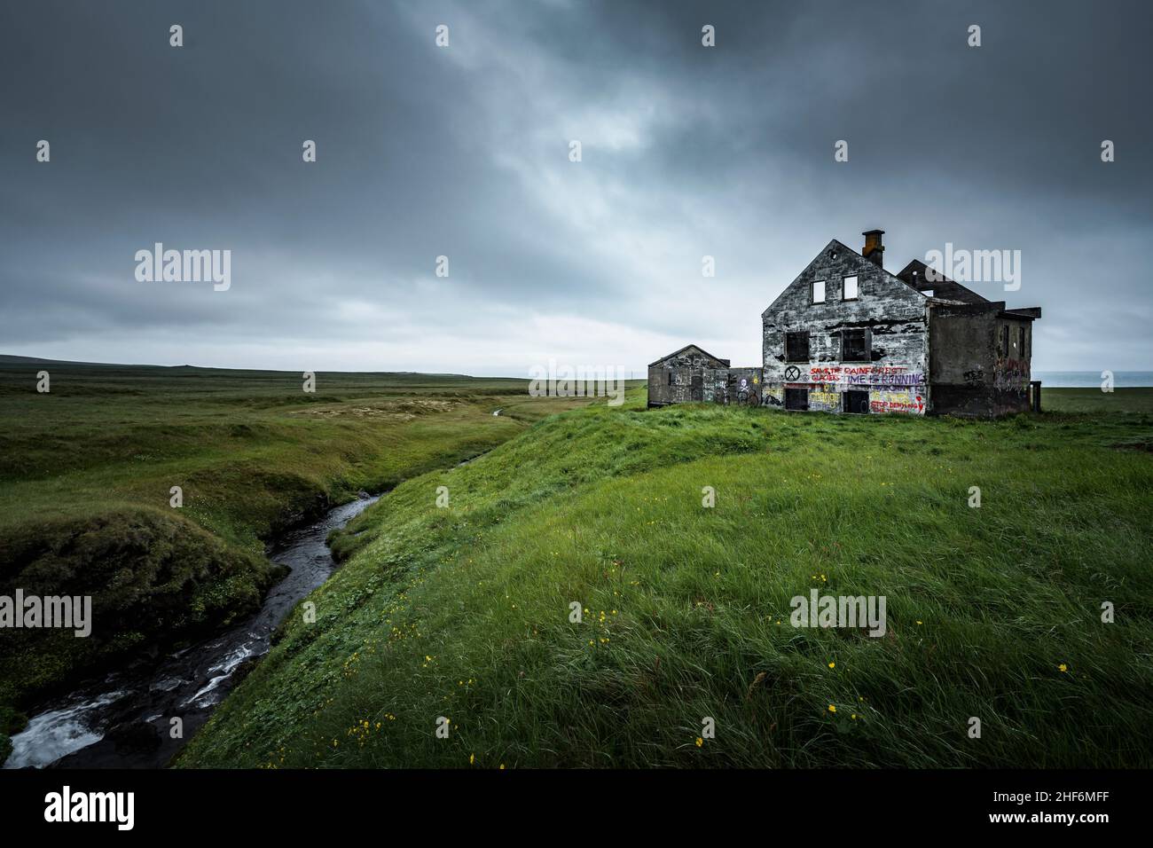 Menacing house hi-res stock photography and images - Alamy