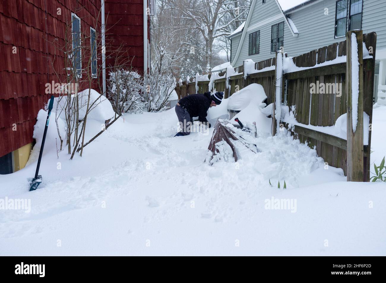 Man in the storm hi-res stock photography and images - Alamy