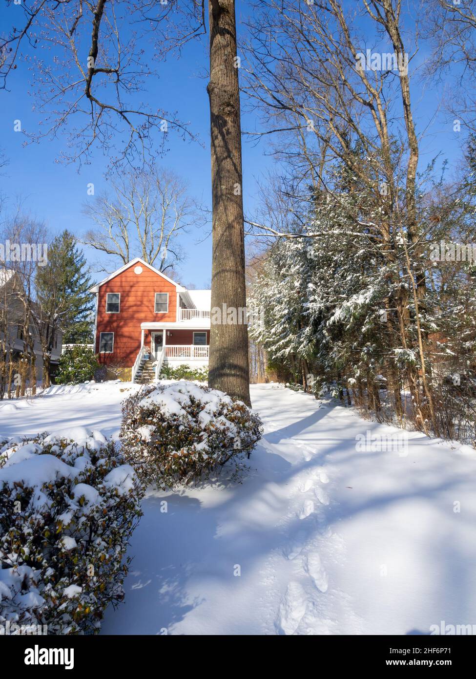 House ice storm hi-res stock photography and images - Alamy