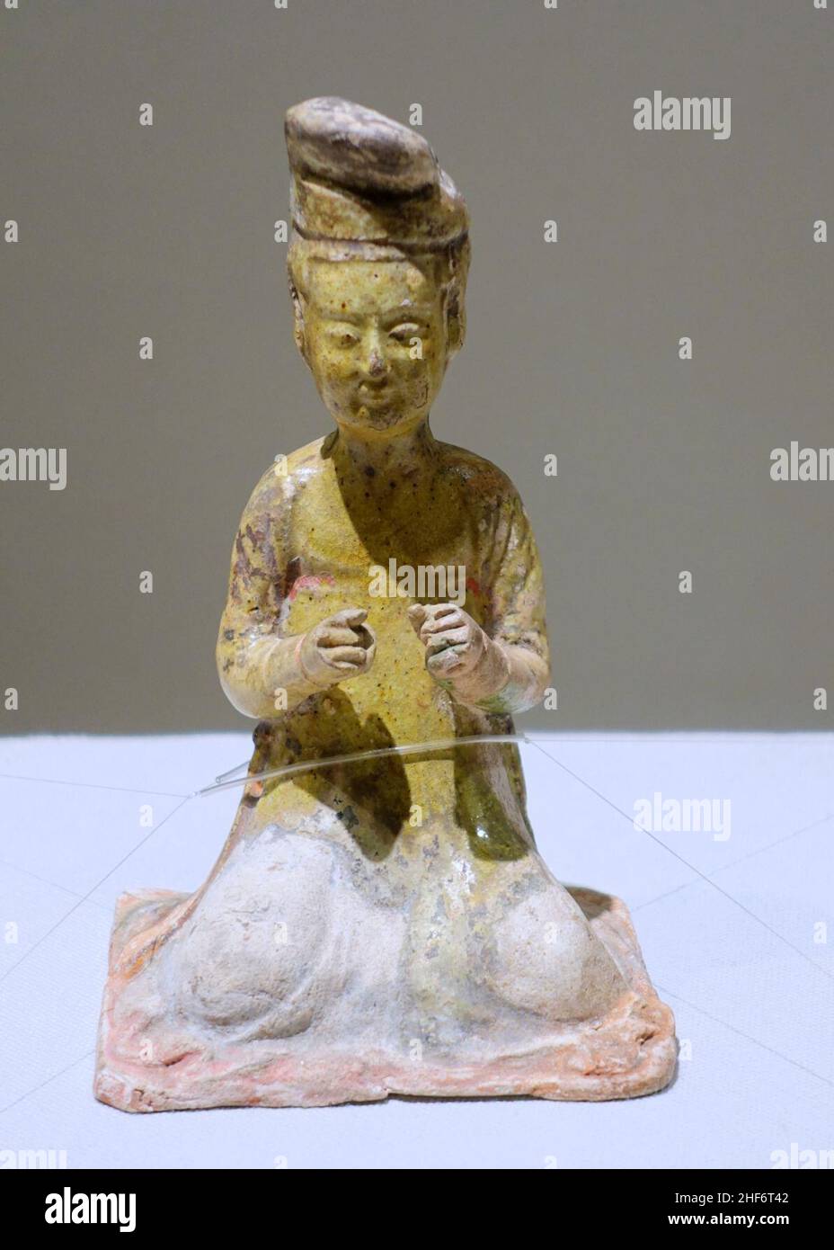Seated female musicians, figure 2 of 6, China, Tang dynasty, 7th ...