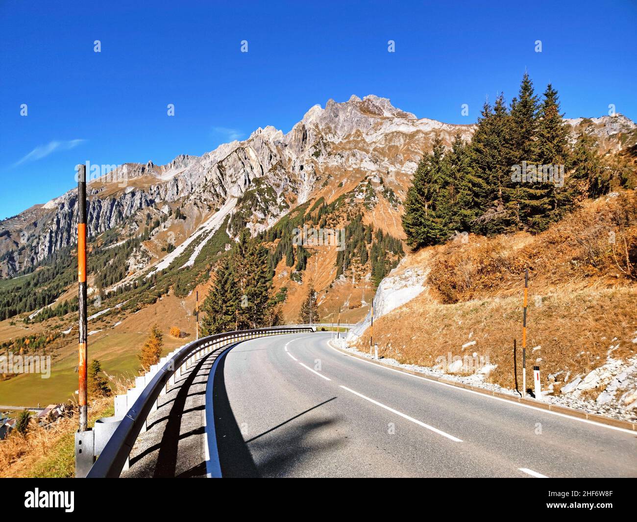 Curve in the west ramp of the Arlbergpassstrasse with the Lechquellen ...