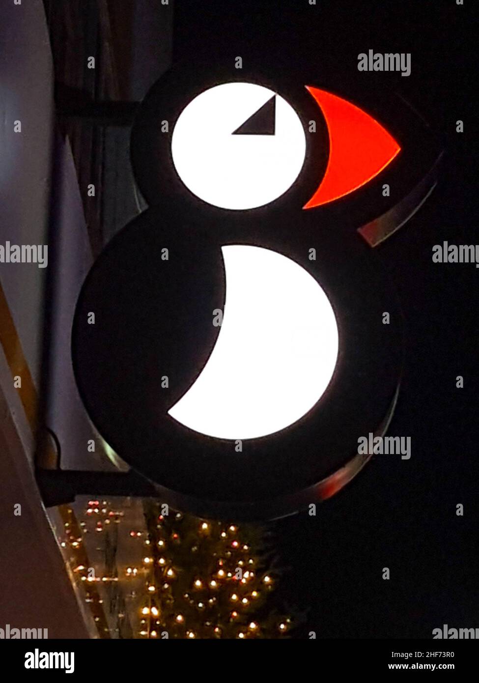 Puffin sign hi-res stock photography and images - Alamy