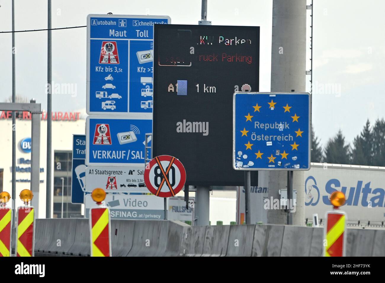 Walserberg, Deutschland. 11th Jan, 2022. Border sign Republic of ...