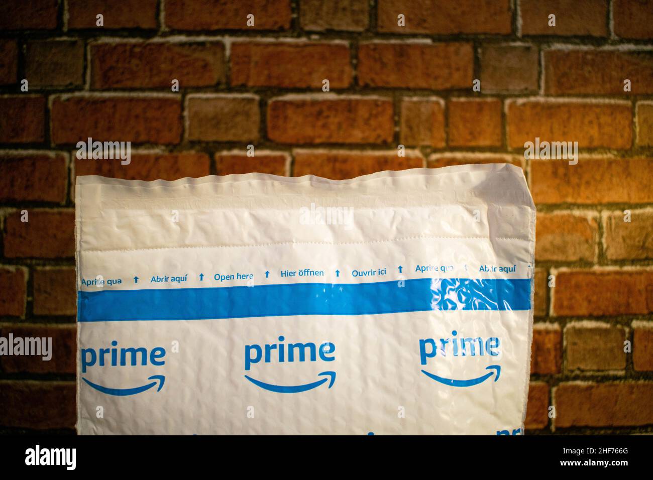 Amazon wallpaper hi-res stock photography and images - Alamy