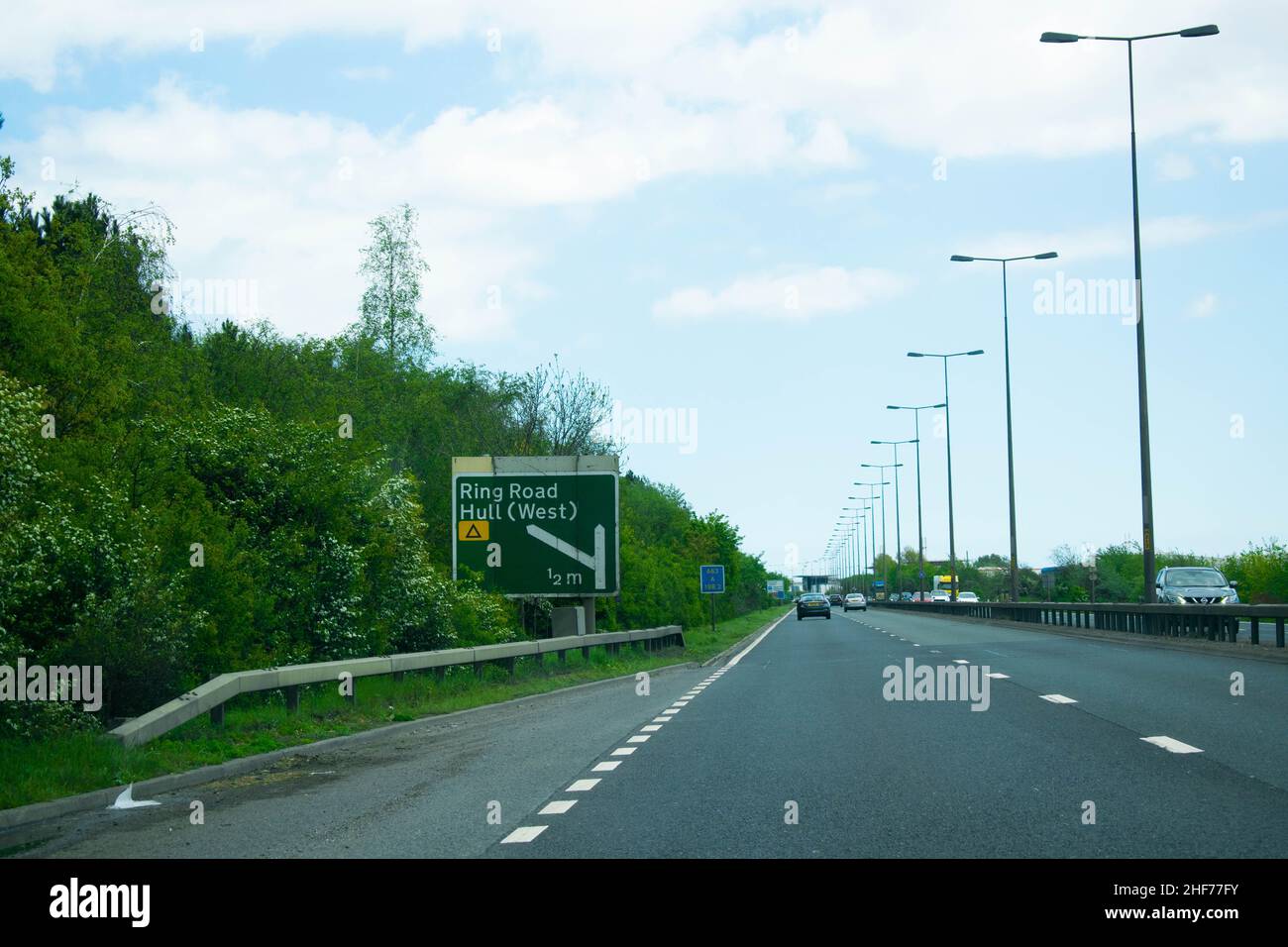 Road sign directing to ring road, West Hull, Hull City Centre. East ...