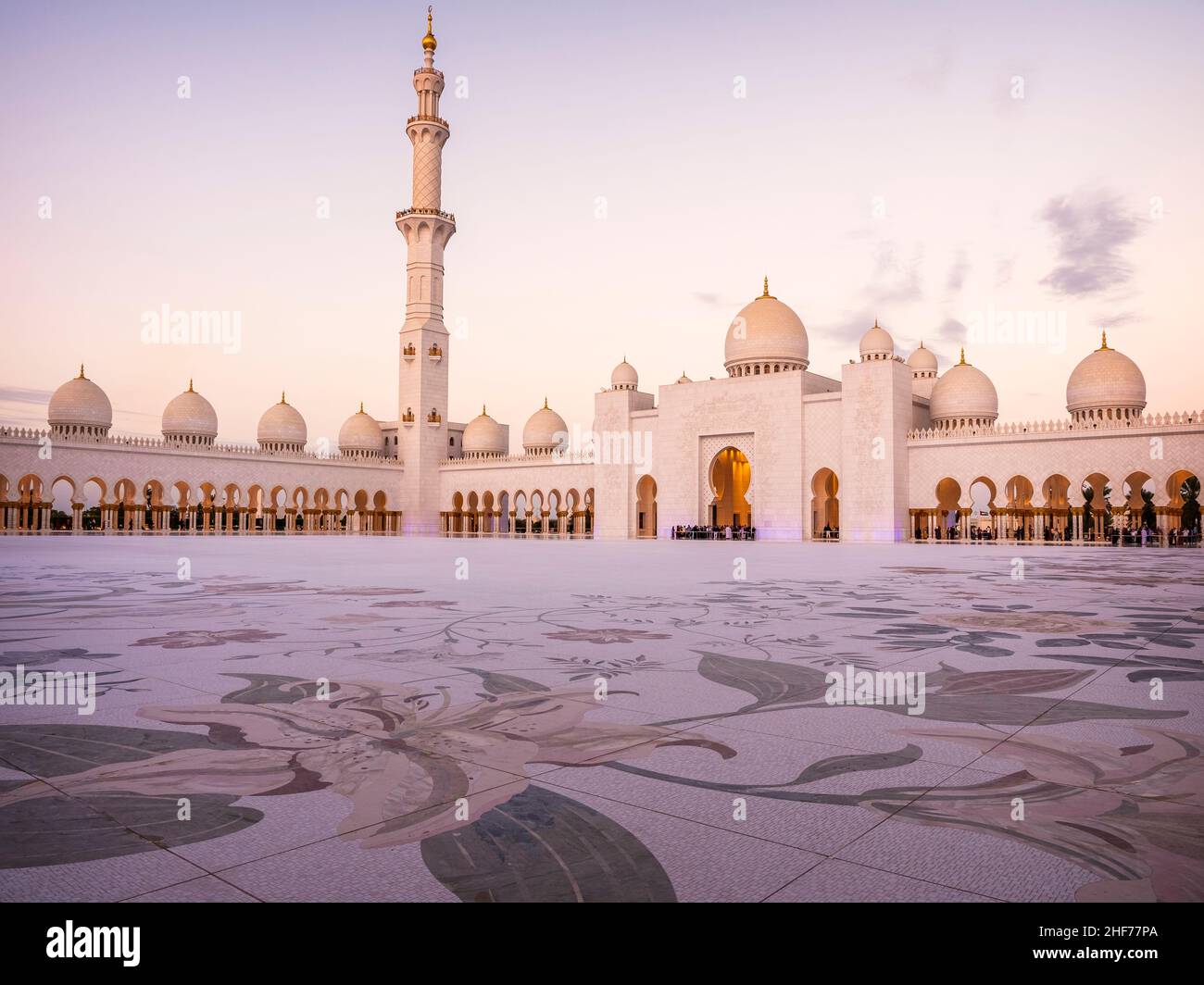 Sheikh Zayed Great Mosque Stock Photo - Alamy