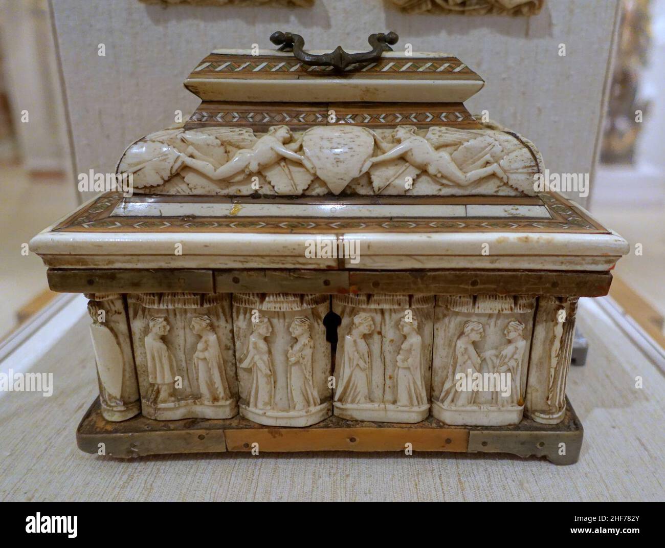 Scenes of lovers, marriage casket, follower of the Embriachi workshop ...