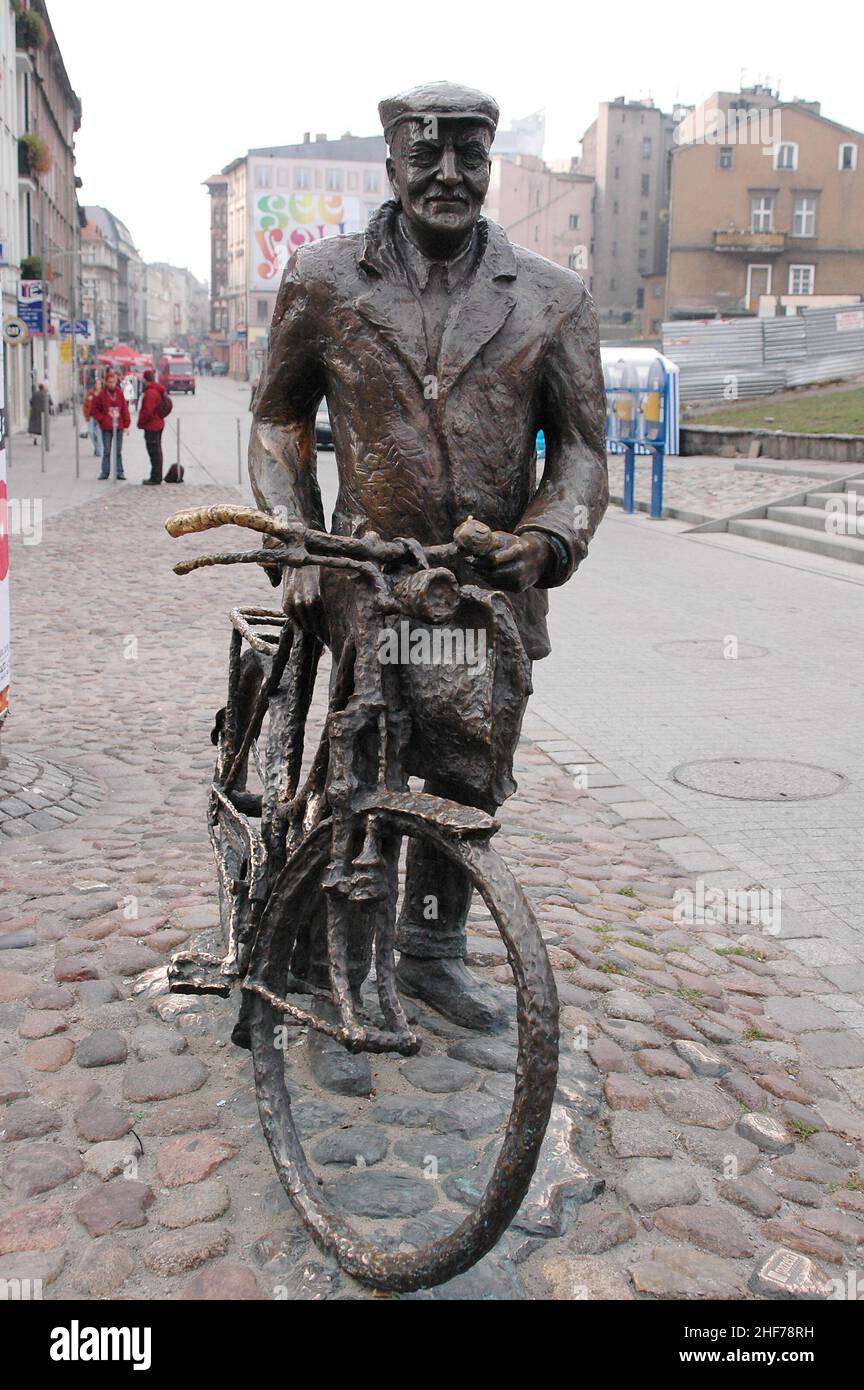 Statue of polish radio journqalist speaker Stary Marych in Poznan ...