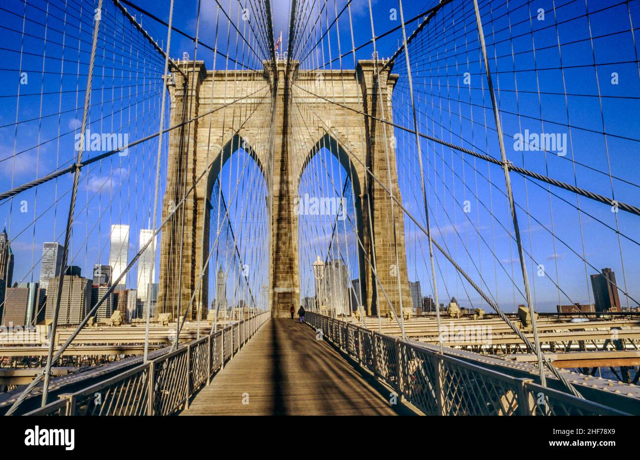 brooklyn bridge with world trade center in New York Stock Photo - Alamy