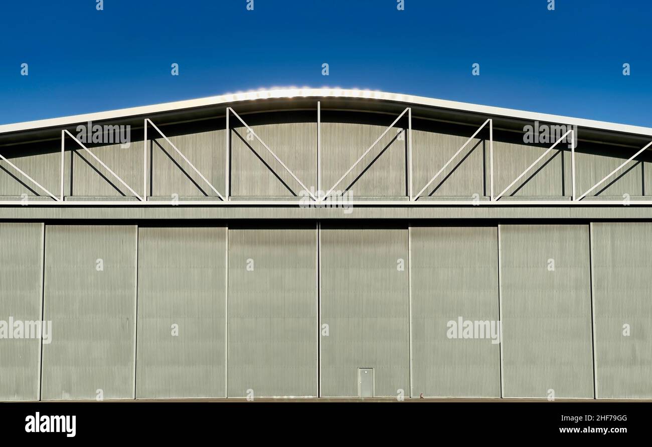 Aircraft hanger hi-res stock photography and images - Alamy