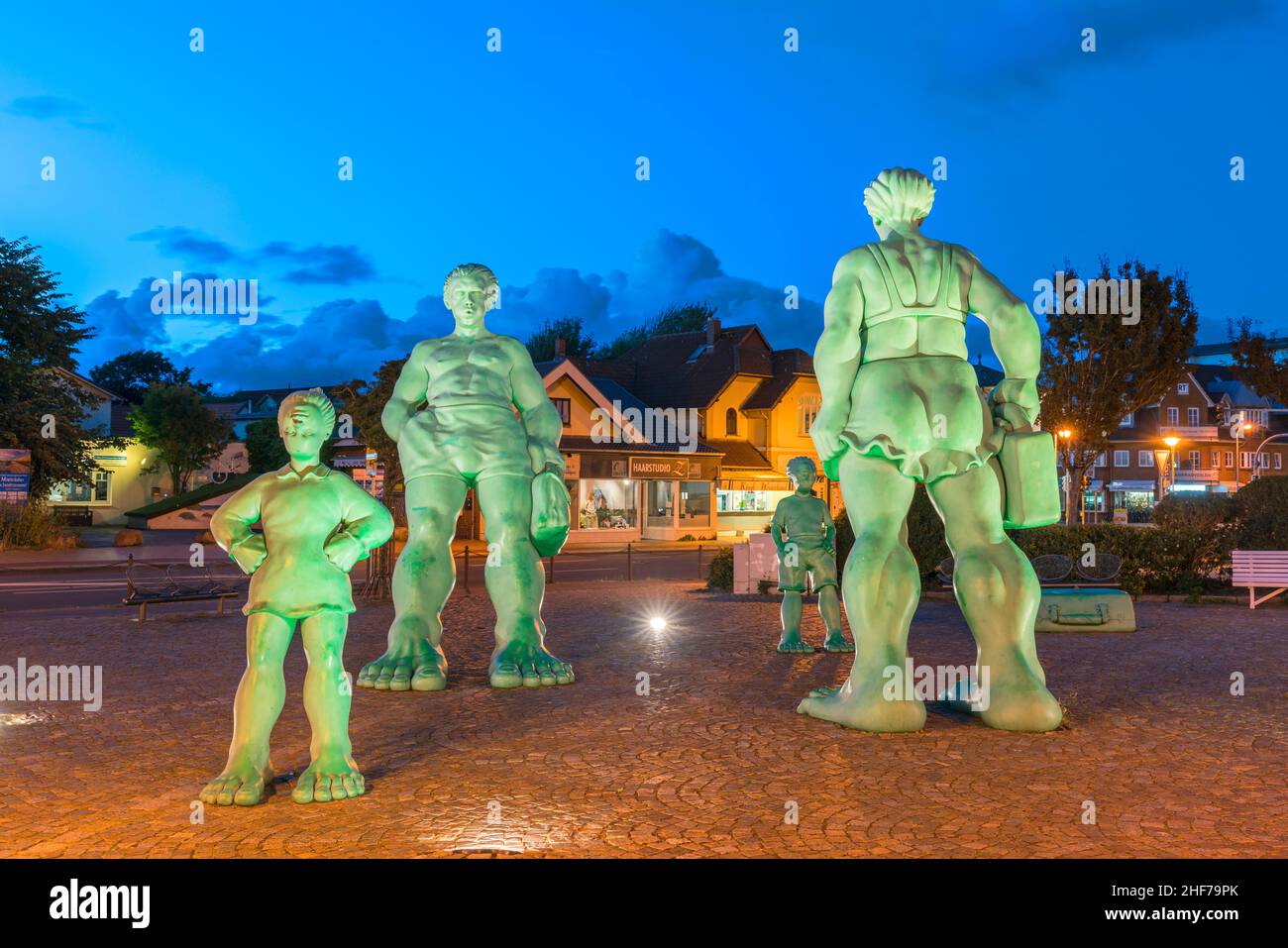 Giant travelers at westerland train station hi-res stock photography ...