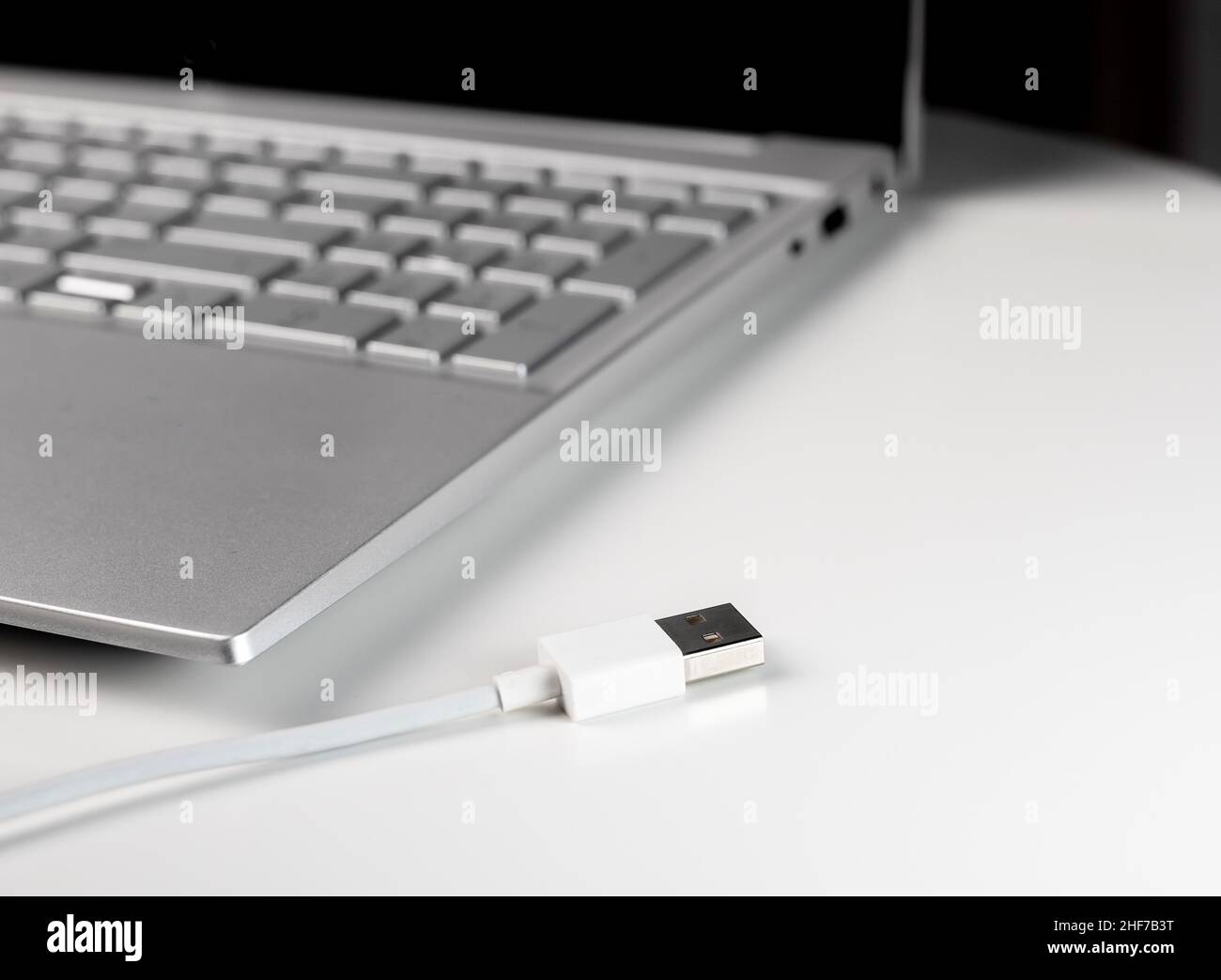 Cable to table hi-res stock photography and images - Alamy