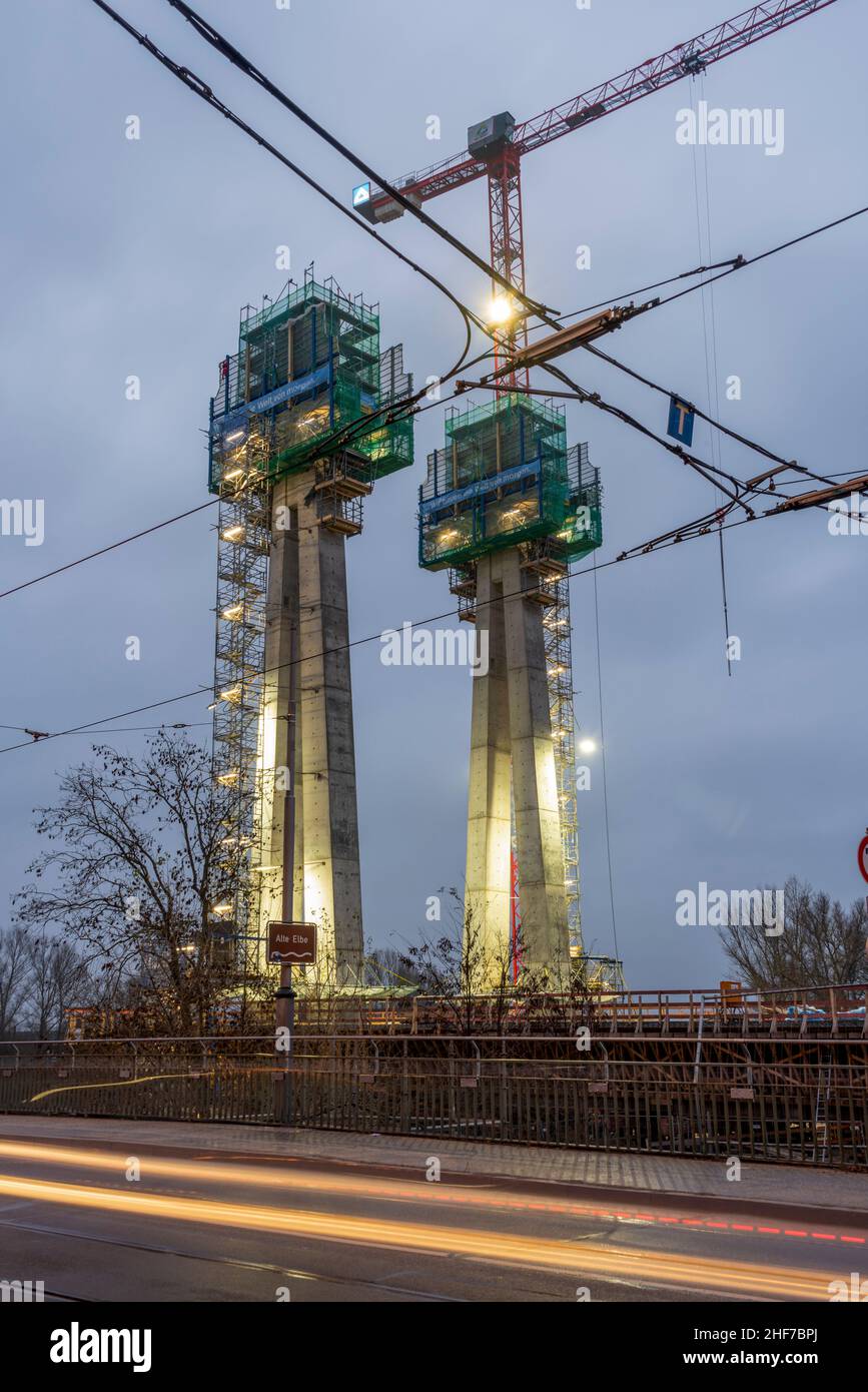 Pylon construction hi-res stock photography and images - Alamy